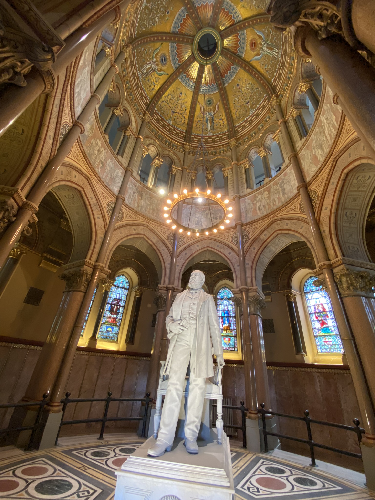 Season 3, Episode 20-James Garfield’s Tomb – Visiting the Presidents